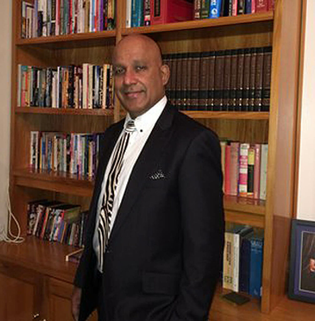 About - Dr Peter Vann